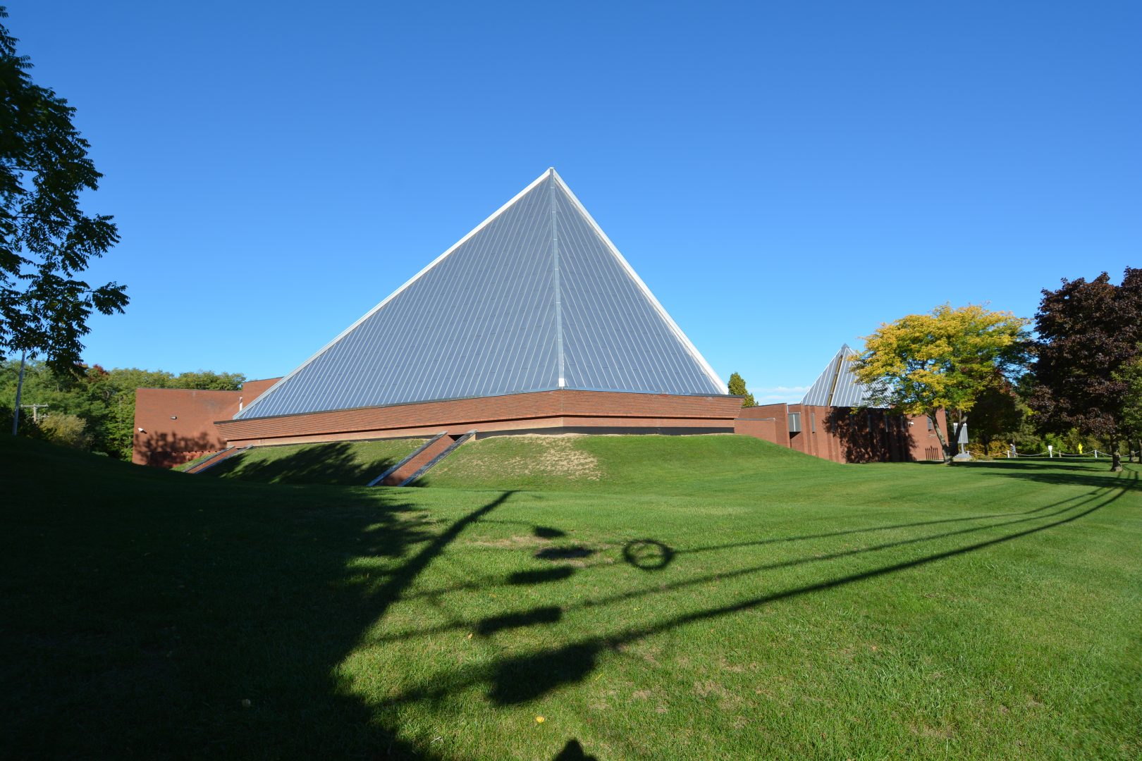 Temple Adath Yeshurun - Holmes King Kallquist & Associates, Architects